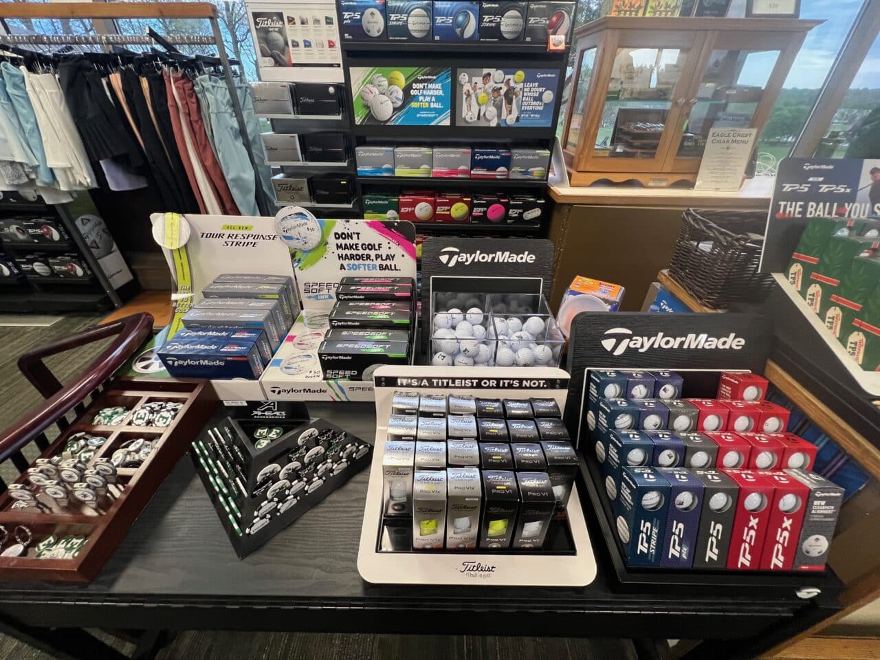 Eagle Crest Golf Shop apparel, clubs, balls, shoes and hats